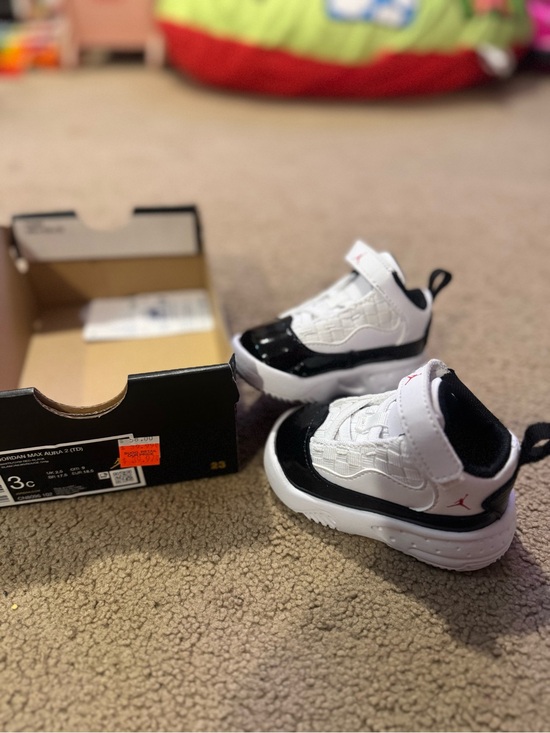 Nike | Shoes | Nike Toddler Sneakers In White And Black With Red ...